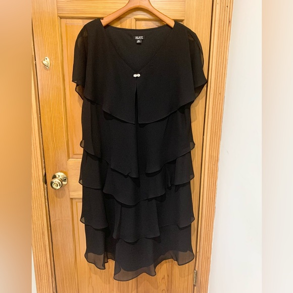 SLNY | Dresses | Slny Elegant Black Tiered Dress | Poshmark